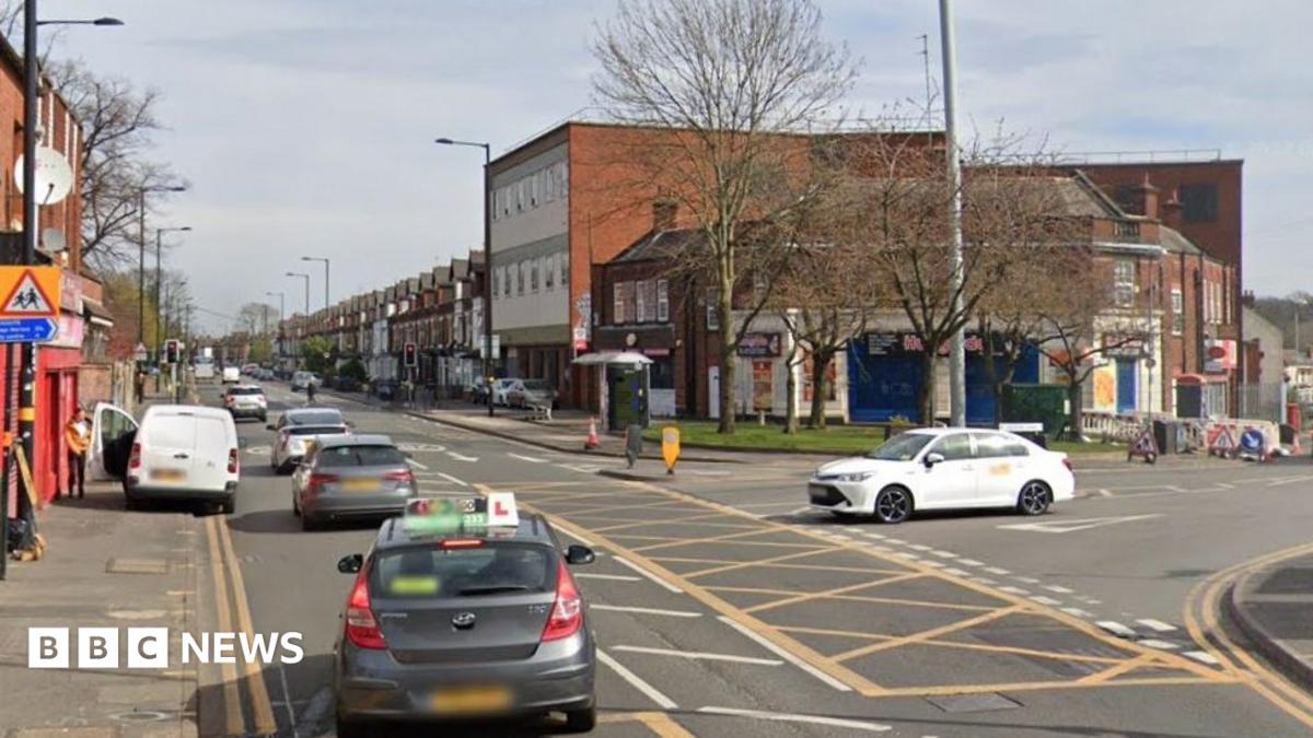 Two killed in separate crashes on Birmingham roads - BBC News