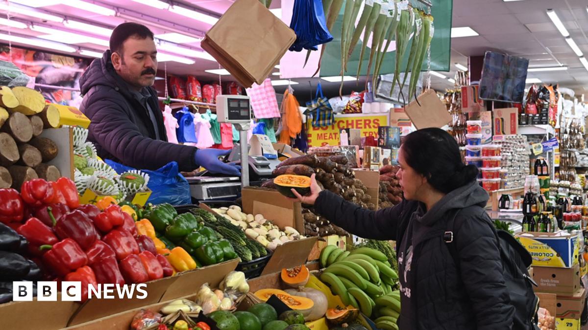 Interest rate rise expected after UK inflation shock - BBC News