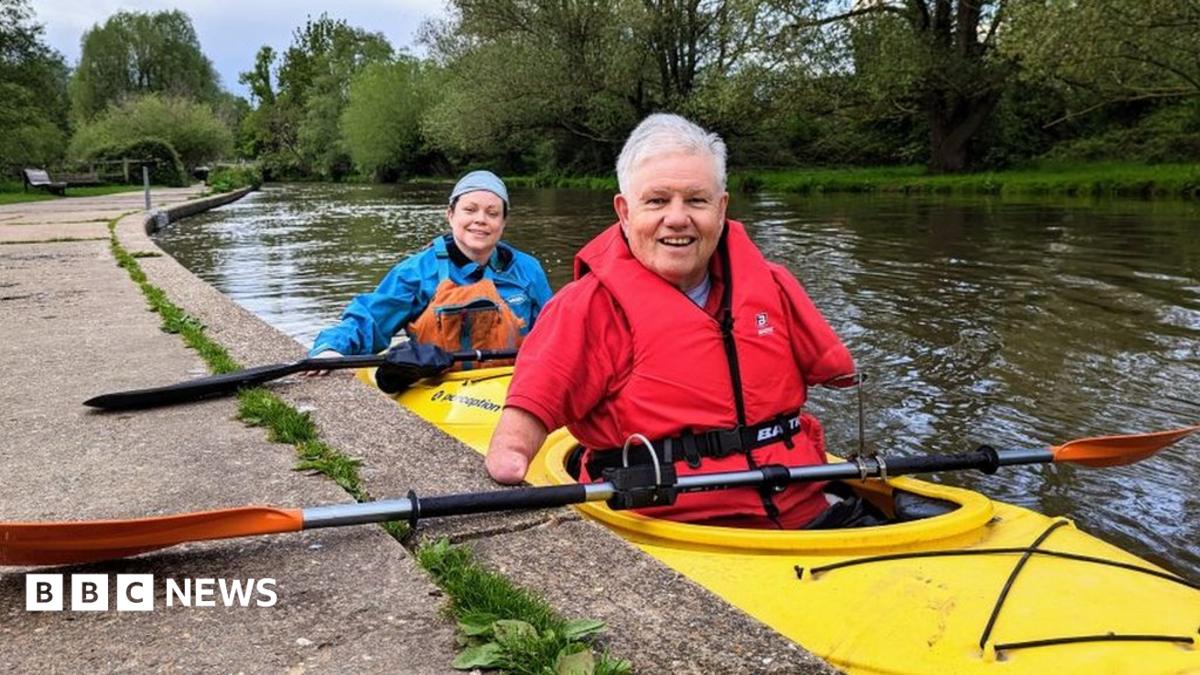 Man without limbs takes on 108-mile kayak journey on River Thames - BBC ...