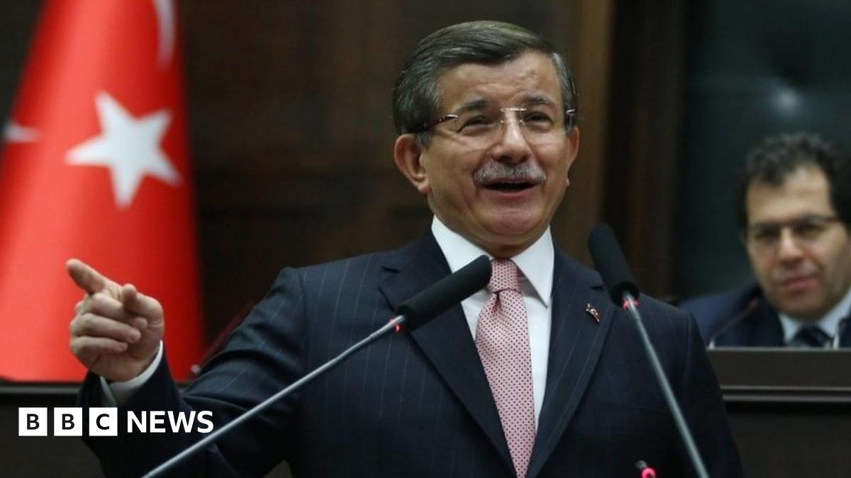 Turkey Islam: PM issues secular pledge on new constitution - BBC News