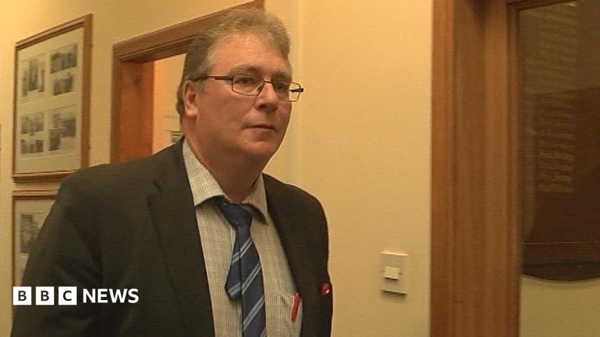 Crofting Commission convener asked to resign - BBC News