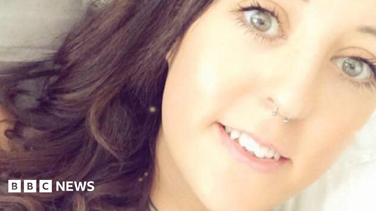 Mother's tribute for daughter killed in Hampshire A3 crash - BBC News