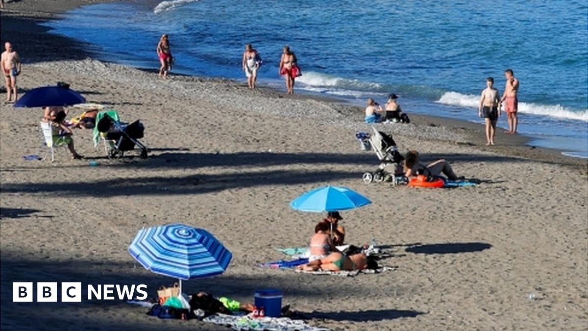 Spain, Malta and Portugal restrict non-vaccinated travellers - BBC News