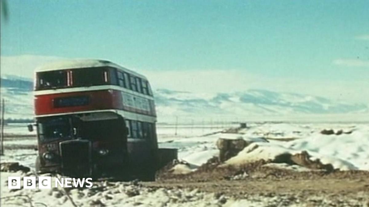 Round-the-world bus trip: Folk singers' 1969 film screened - BBC News