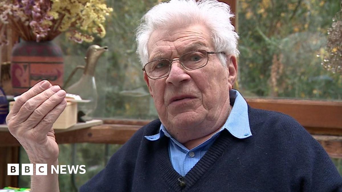 John Berger, art critic and author of Ways of Seeing, dies - BBC News