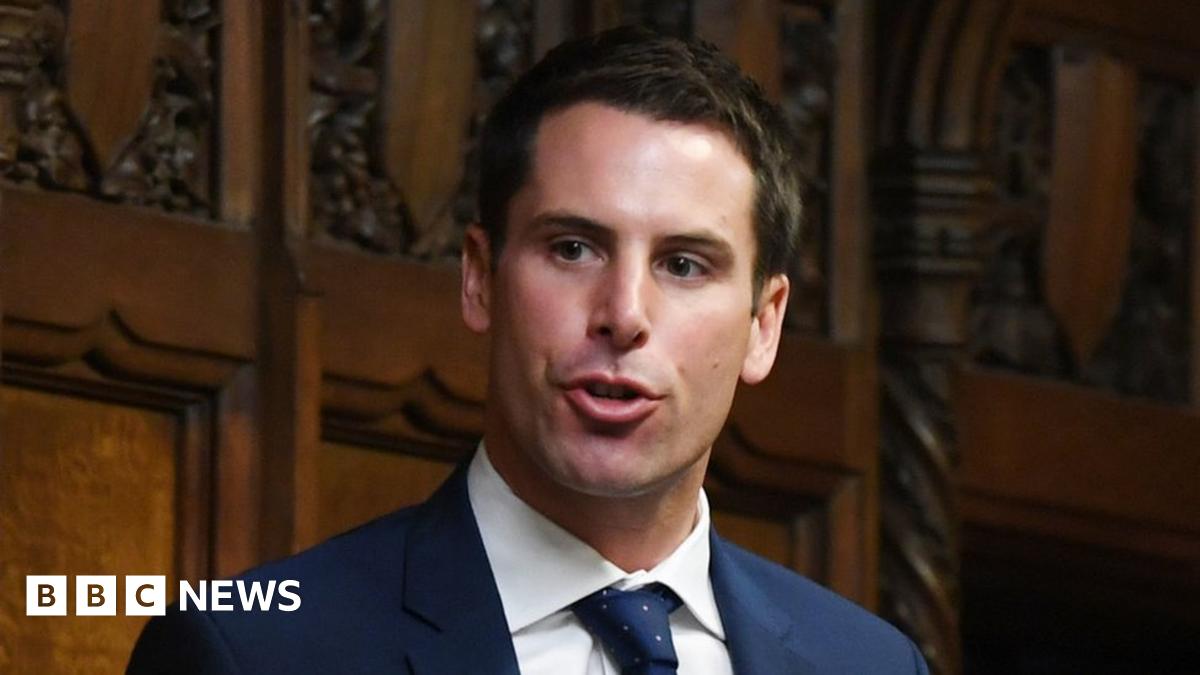 Blackpool councillor 'fat shamed' by MP over critical tweet - BBC News