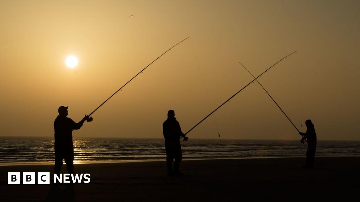 Cheating Hartlepool angler stripped of Paul Roggeman win - BBC News