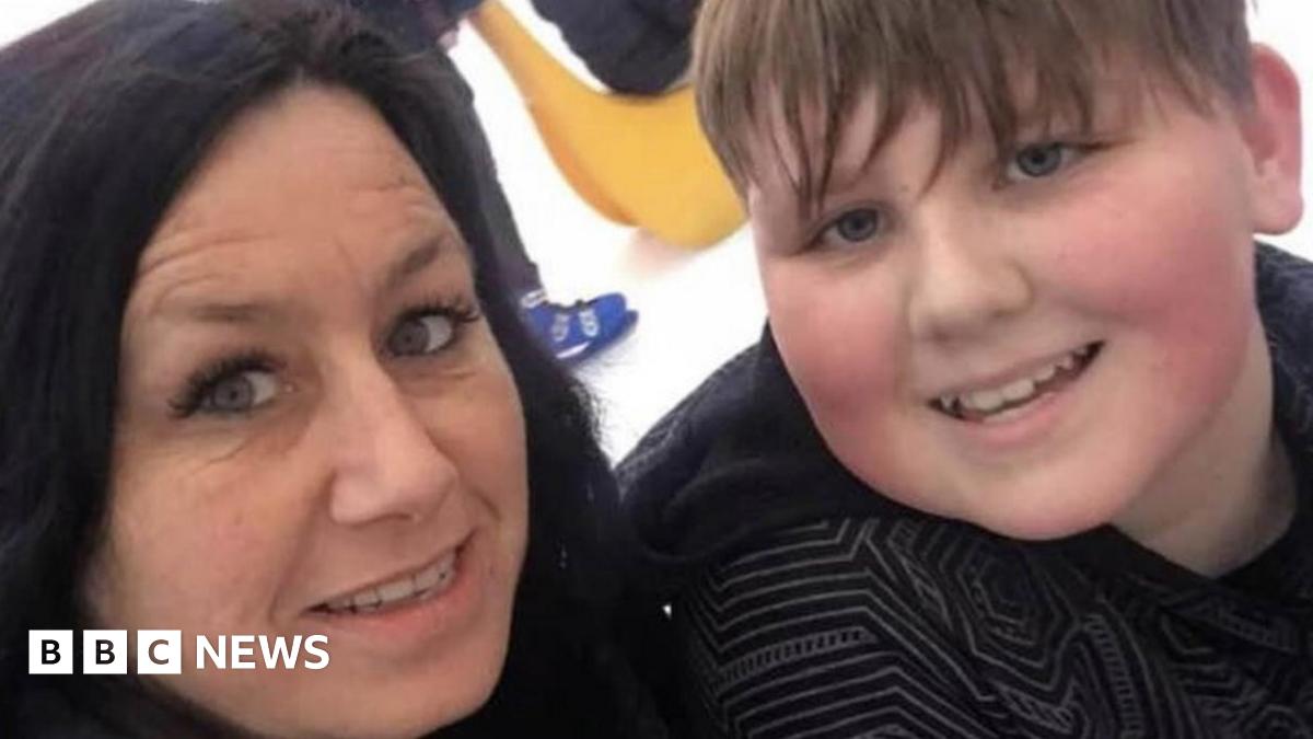 Haverhill mum restarts campaign over knife crime sentences - BBC News