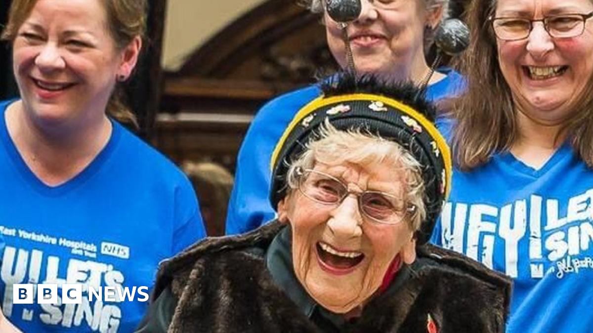Hull Bee Lady fundraiser Jean Bishop dies aged 99 - BBC News