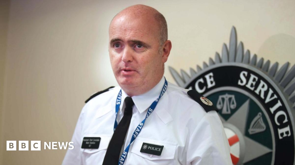 PSNI crisis: Officers craving strong leadership, says UUP leader - BBC News