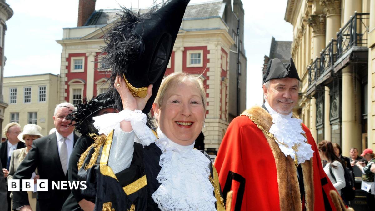 Lord Mayor of York says 'I'm not a prima donna' - BBC News