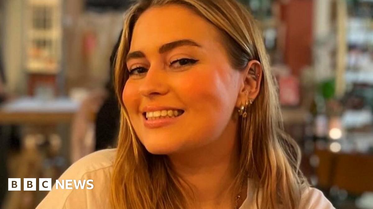 Sheffield student starts 'no-pressure' women's running group - BBC News