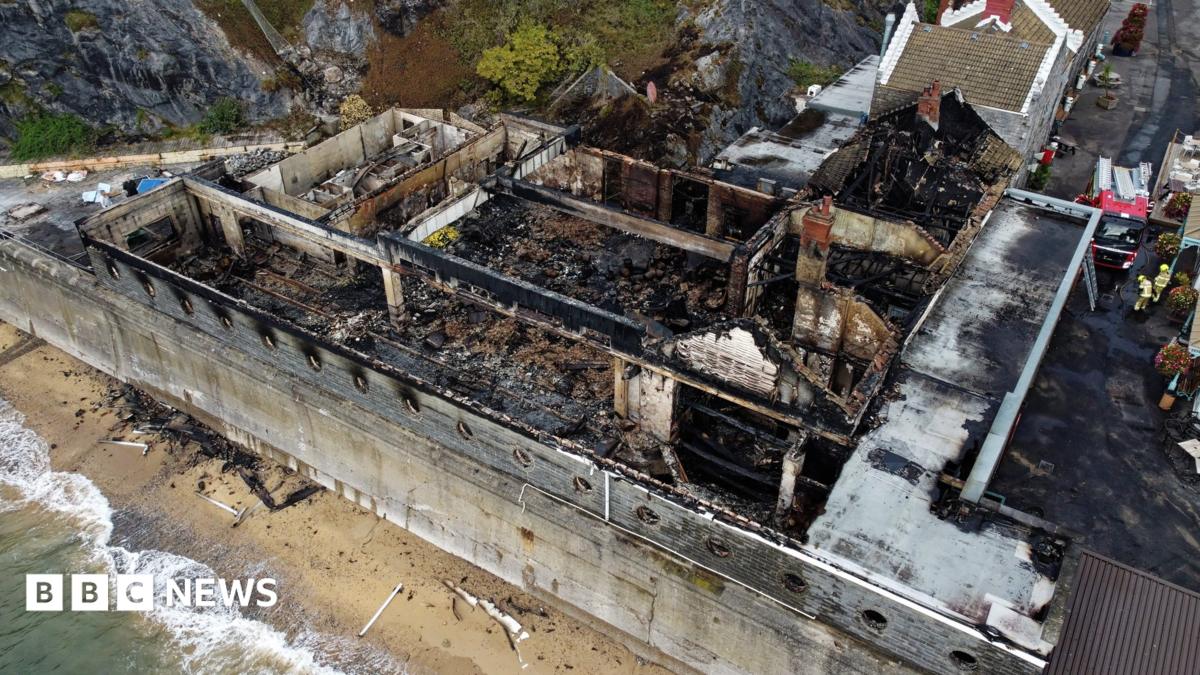 Mumbles Pier: Extent of fire damage seen from above - BBC News