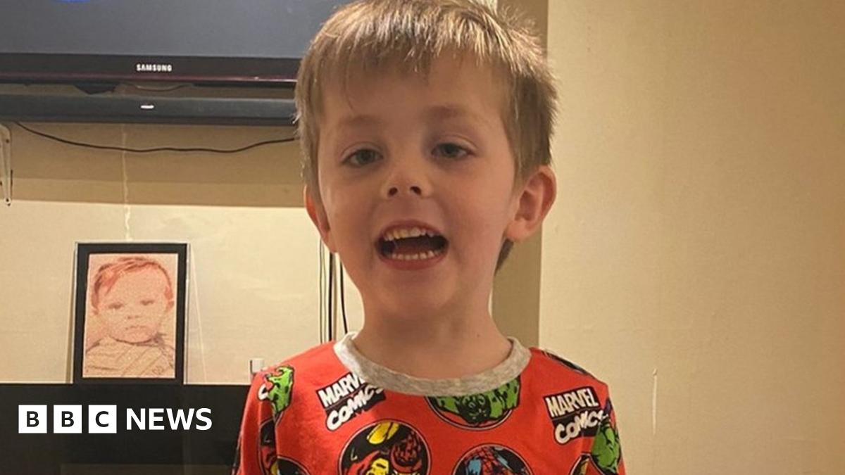 Dylan Scanlon: Boy found dead in Oldham was 'funny and cheeky' - BBC News