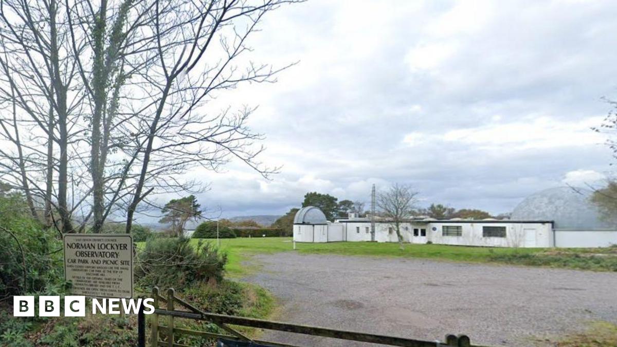 Bid in for Devon observatory with link to Queen guitarist - BBC News