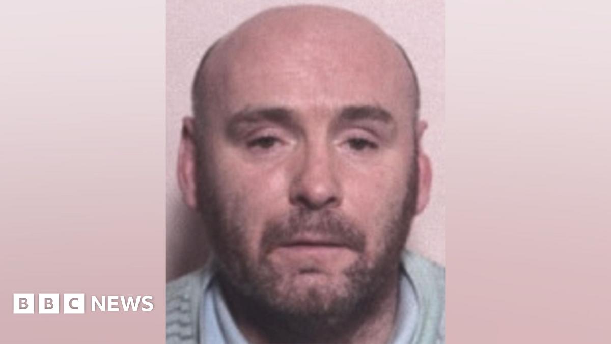 Scot among 12 most wanted fugitives with links to Spain - BBC News