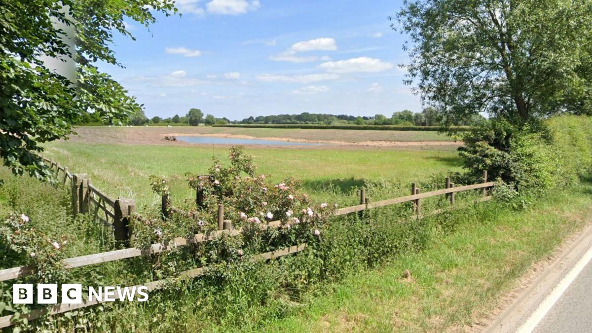 Doncaster: Former Finningley quarry to become public fishing lake - BBC ...