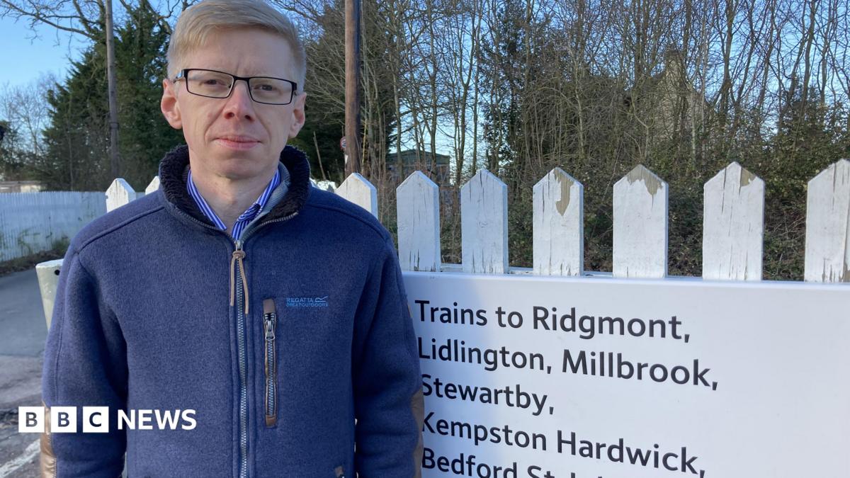 Marston Vale Line: No train services unacceptable says councillor - BBC ...
