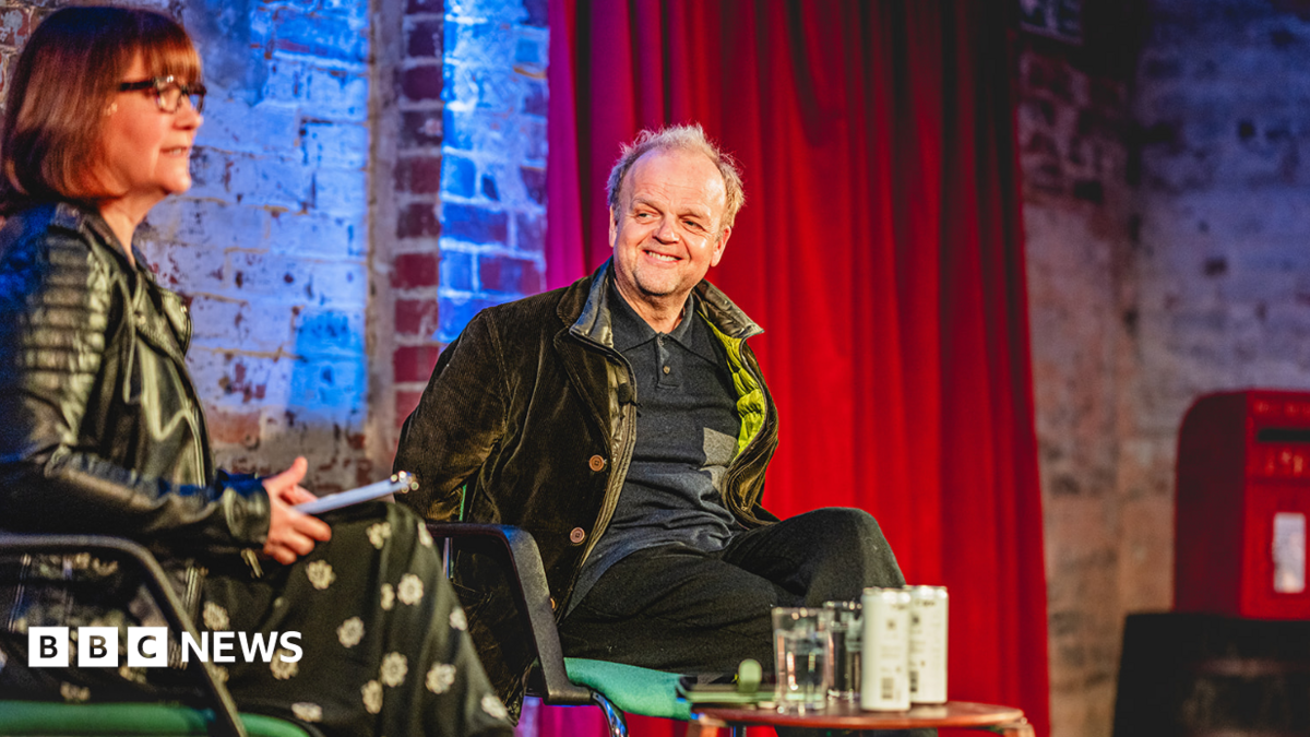 Toby Jones: Post Office drama had unprecedented effect - BBC News