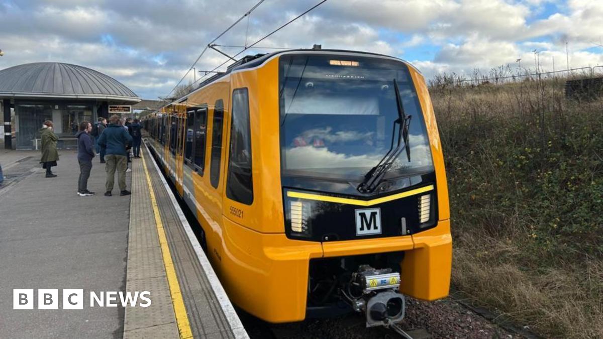 Tyne and Wear Metro service resumes after wire damage disruption - BBC News