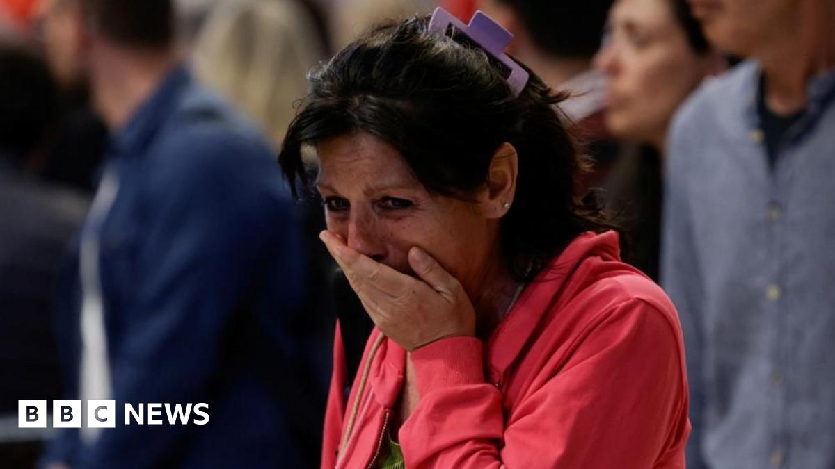 Pope Francis tributes live: Watch as thousands continue to queue to see ...