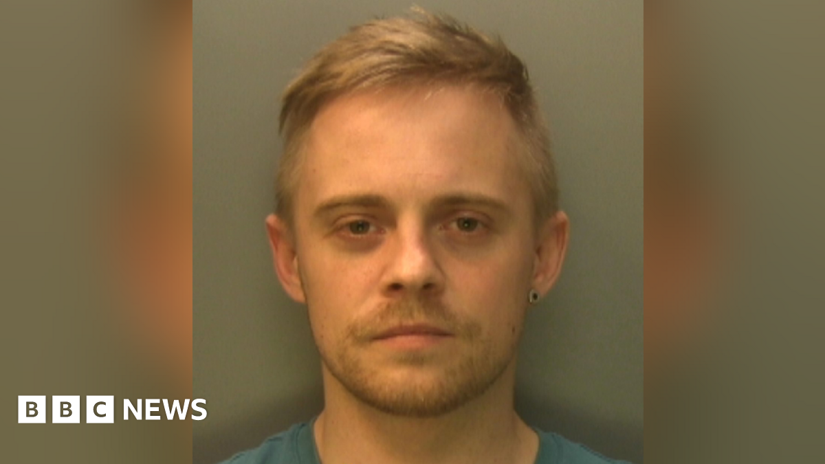 'Dangerous paedophile' jailed for raping teenage girl in Newhaven - BBC News