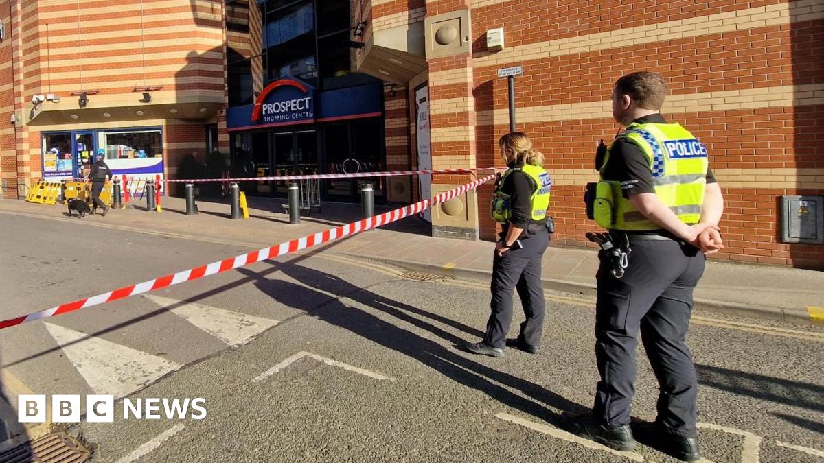 Hull's Prospect Shopping Centre entrance cordon lifted by police - BBC News
