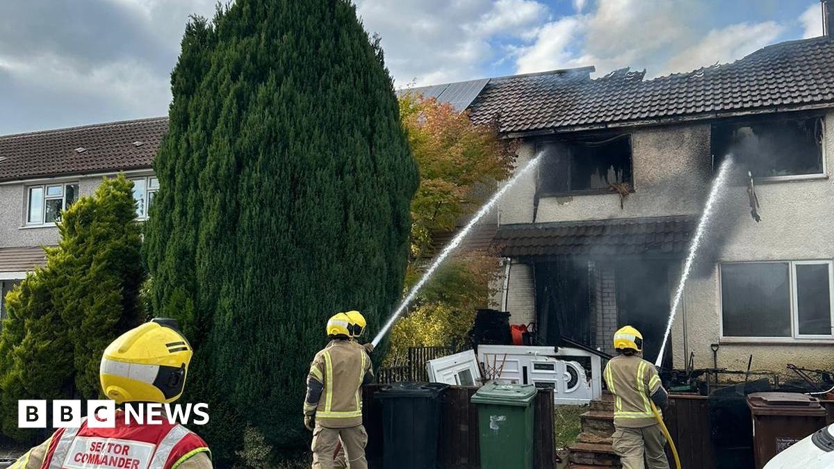 Corby terraced house severely damaged by fire - BBC News