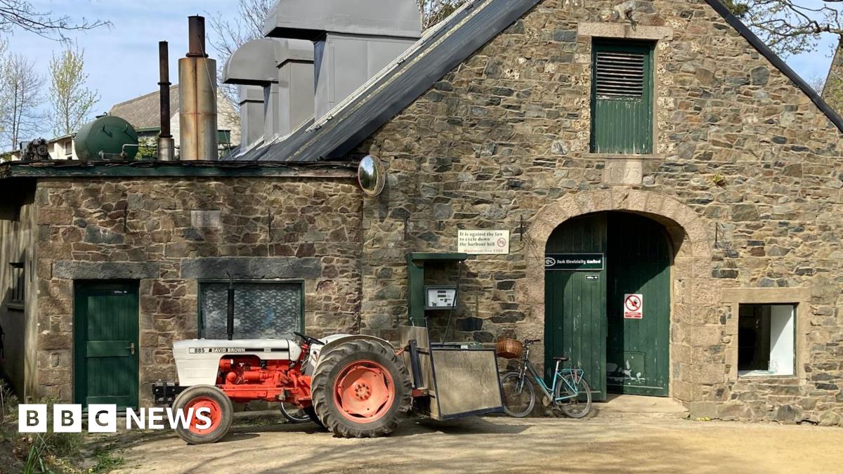 Sark Electricity boss 'would welcome fair government bid' - BBC News