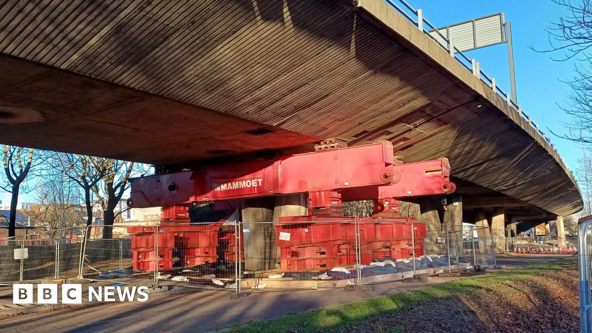 Gateshead flyover travel plea as traffic rise expected - BBC News