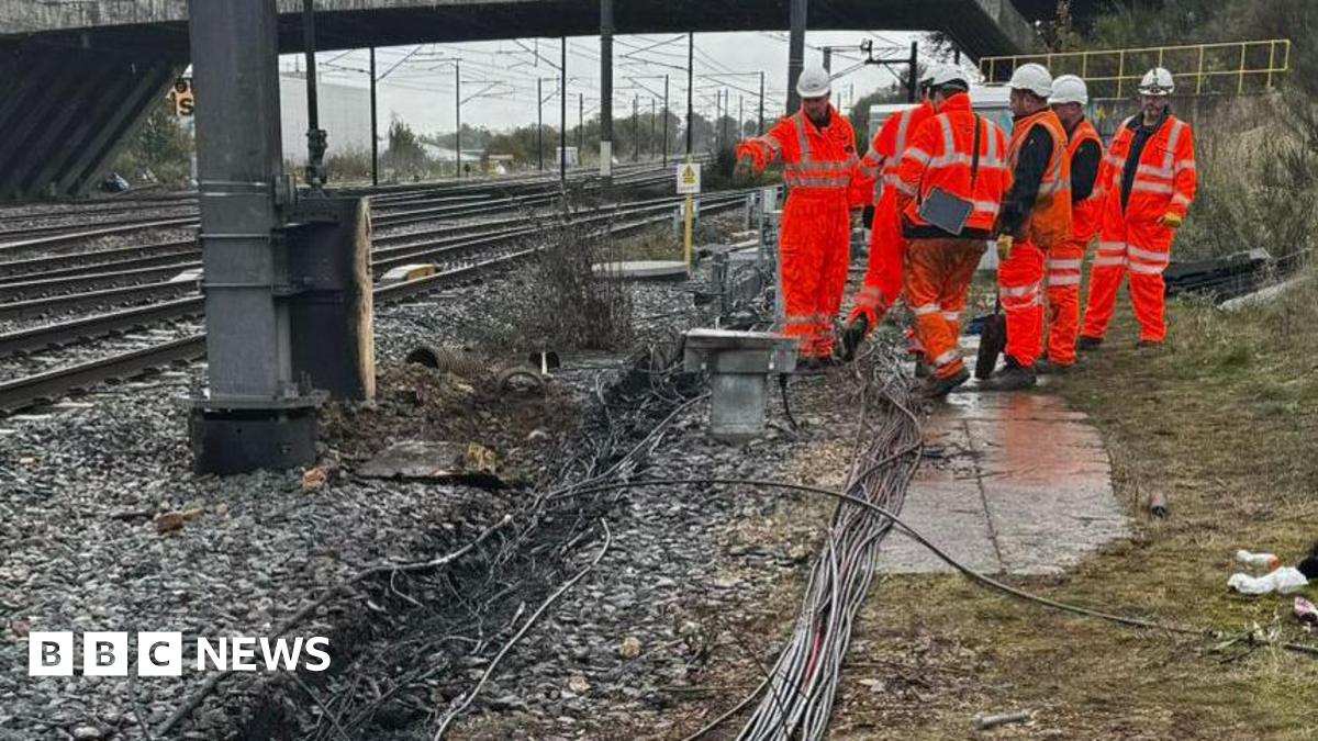 Railway line reopens after fire near Stevenage tracks - BBC News