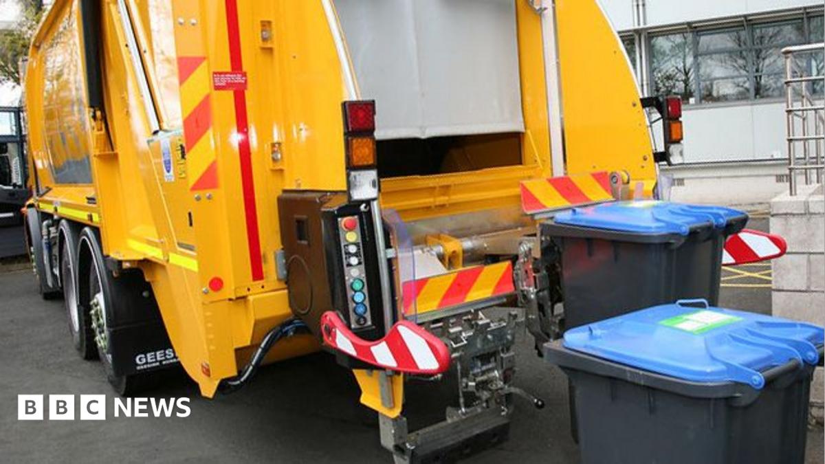 Scottish Borders Council warns of more bin collection disruption - BBC News