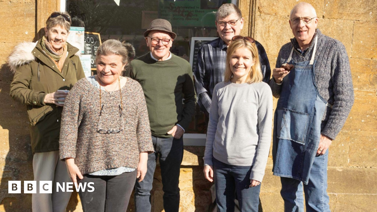 Ilminster Reuse and Repair shop awarded £11,000 for upgrade - BBC News