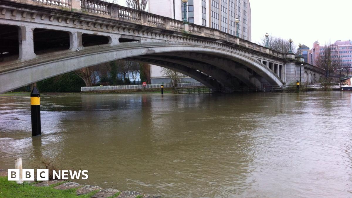 Reading third bridge: Opposition to plans 'disappointing' - BBC News