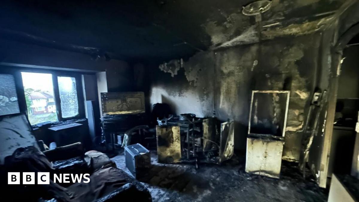 Building in Clacton evacuated after cigarette causes fire - BBC News