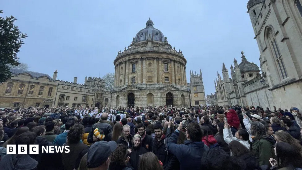 Oxford: Thousands rise early for May Morning celebrations - BBC News