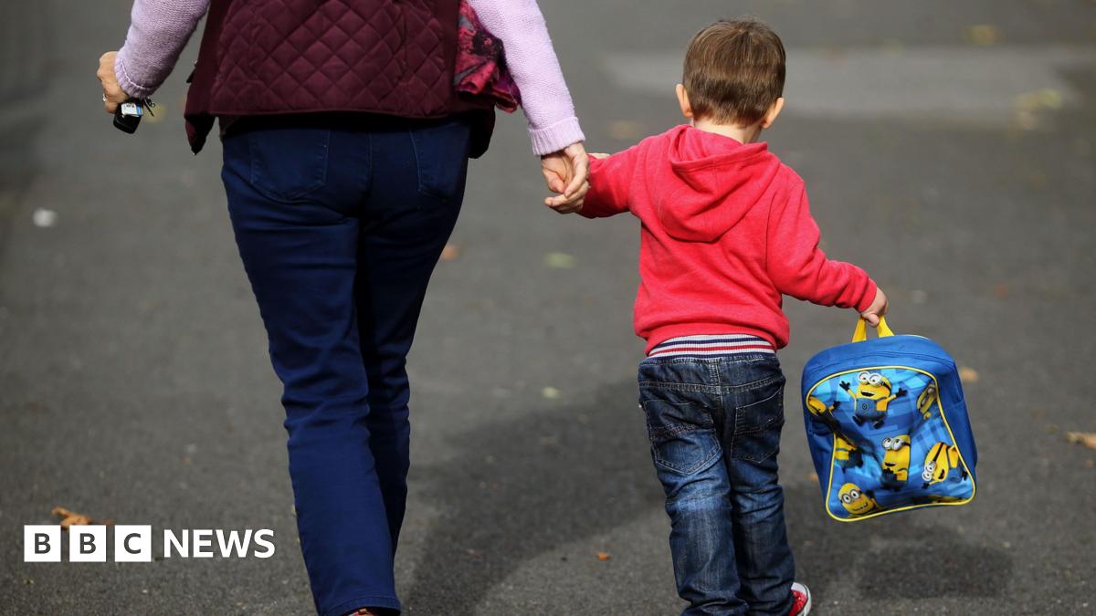 Cornwall and Isles of Scilly facing child poverty 'crisis' - BBC News