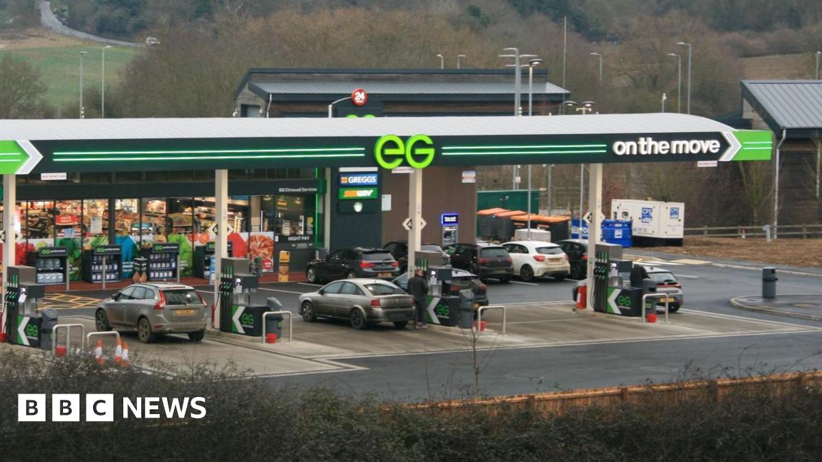 A14 Elmswell services ordered to close over safety concerns - BBC News