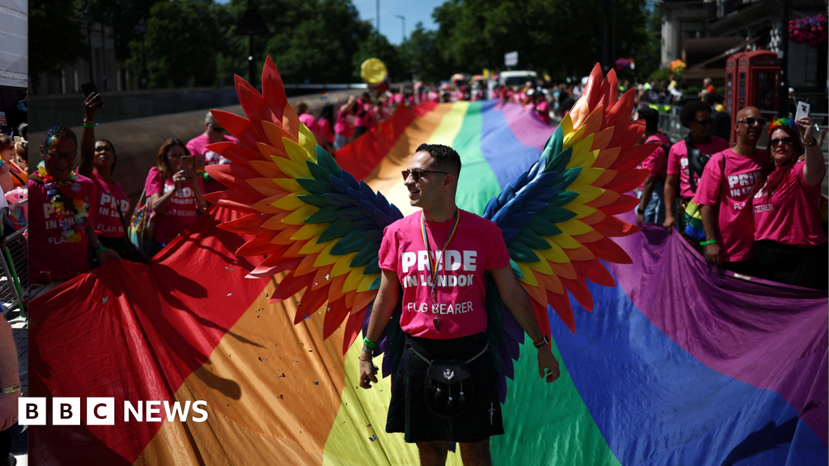 Pride in London: Thousands take part in parade - BBC News