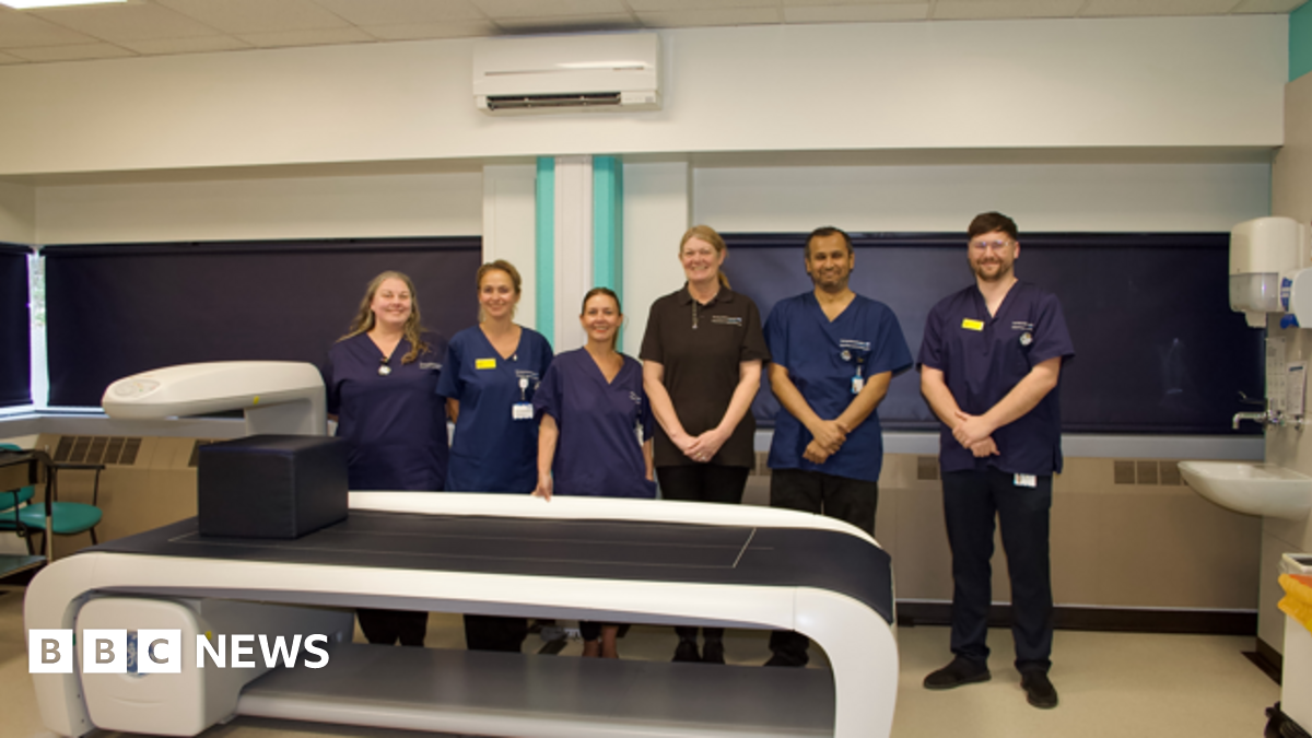 Wolverhampton hospital trust sees scan waiting times reduced - BBC News