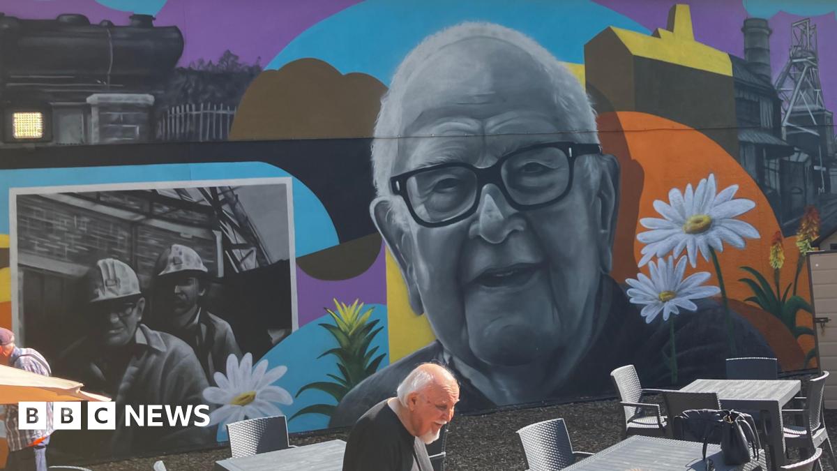 Biddulph artist paints mural at community centre damaged by arson - BBC ...