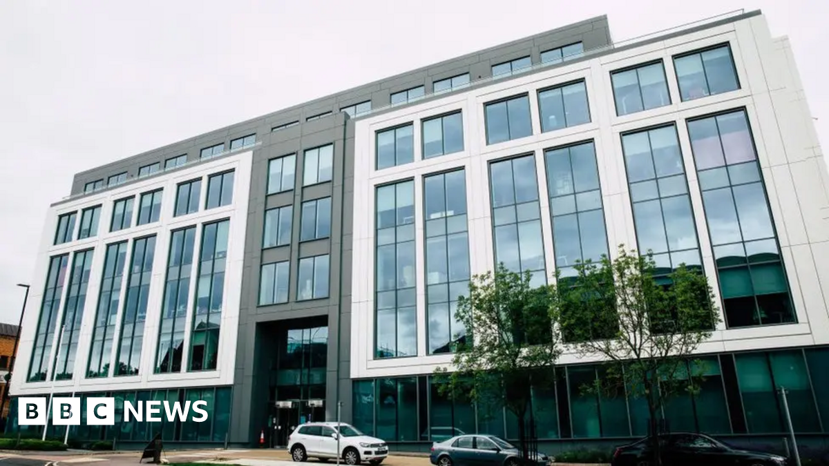 Slough Borough Council expects government oversight until 2026 - BBC News