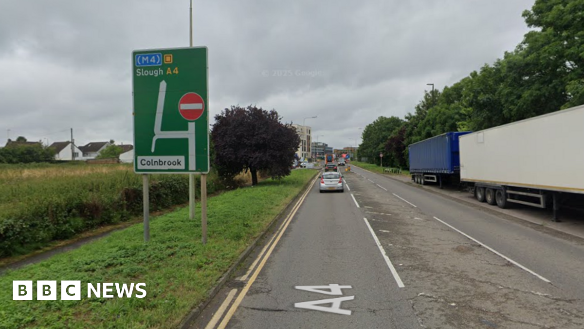 Motorcyclist dies in lorry trailer collision in Colnbrook - BBC News