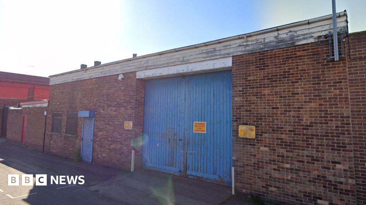 Sheepfolds regeneration plan sees new demolition application - BBC News
