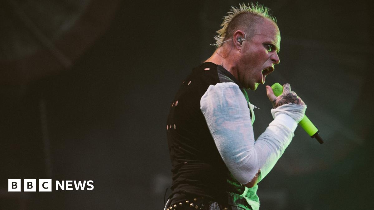 The Prodigy singer Keith Flint honoured with new Braintree bench - BBC News