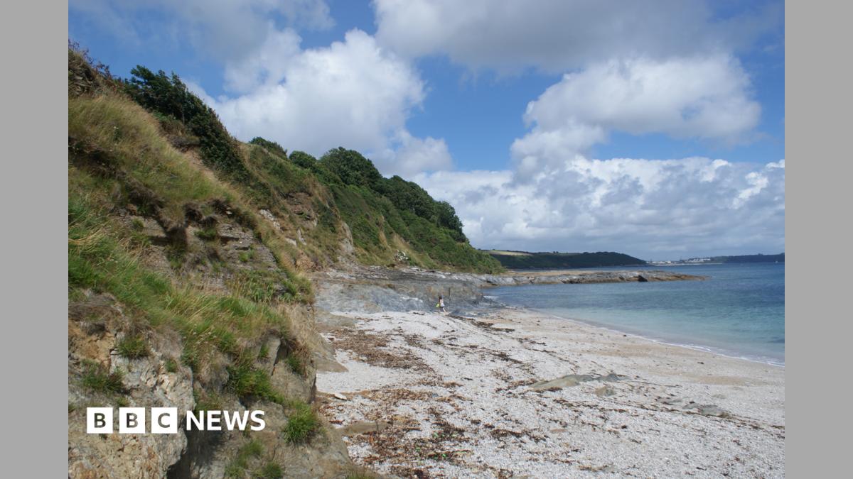Cornwall beaches study gives clues to climate change impact - BBC News