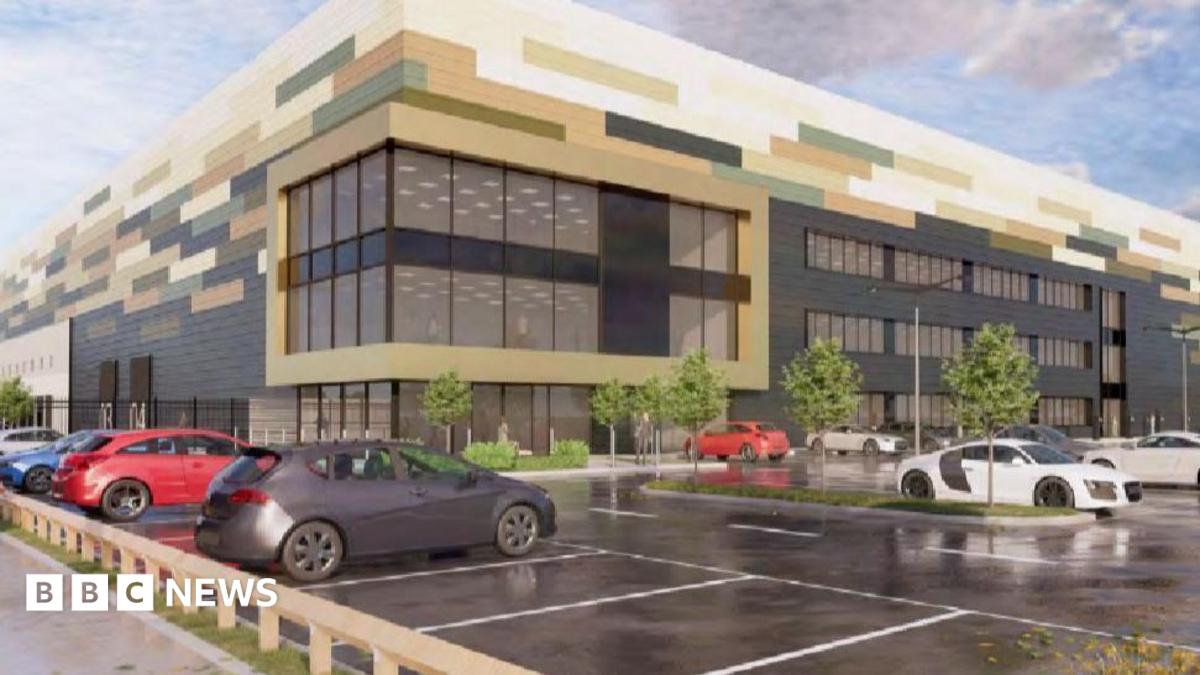 Rothwell warehousing plans on farmland submitted - BBC News