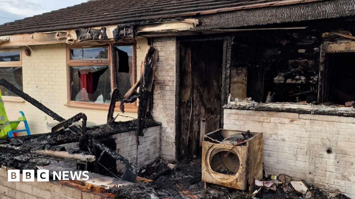 Chapel St Leonards fire destroys homes with family left homeless - BBC News