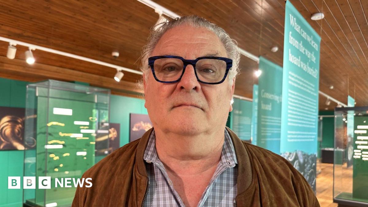 US professor hoping to learn more about Jersey coin hoard - BBC News