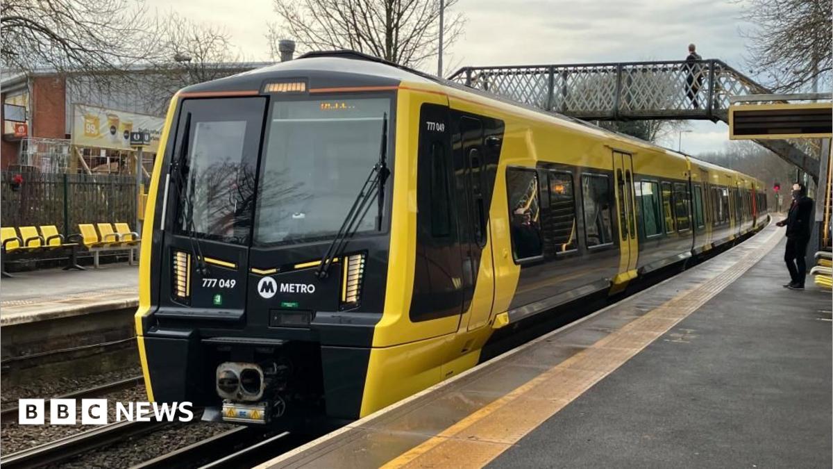 Merseyrail: Big freeze hits services on transport network - BBC News